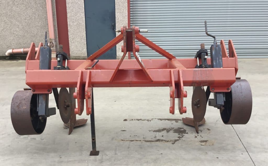 Spaldings flat lift 2 leg subsoiler | Barrett Machinery