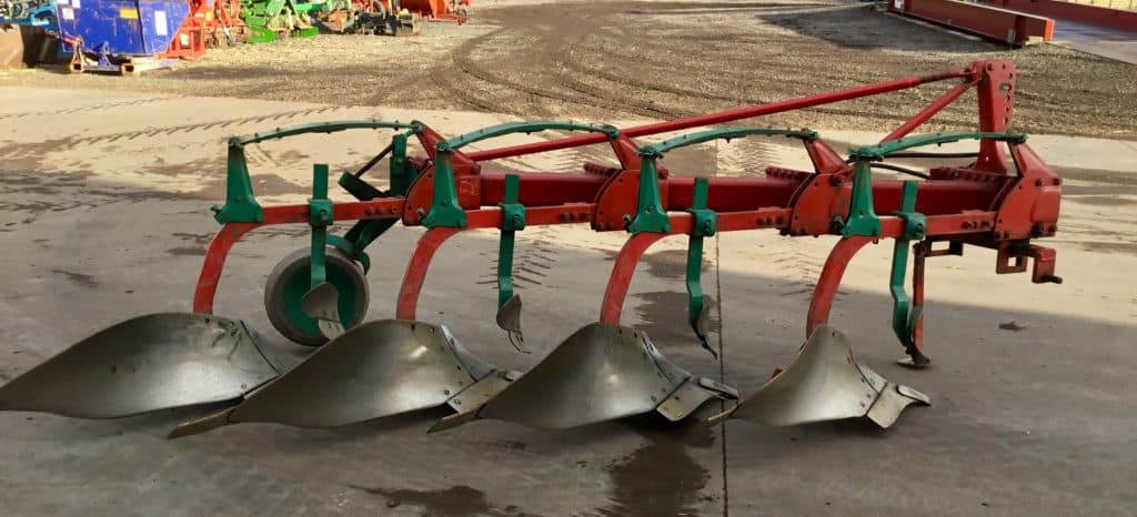 Kverneland 4 furrow conventional plough | Barrett Machinery